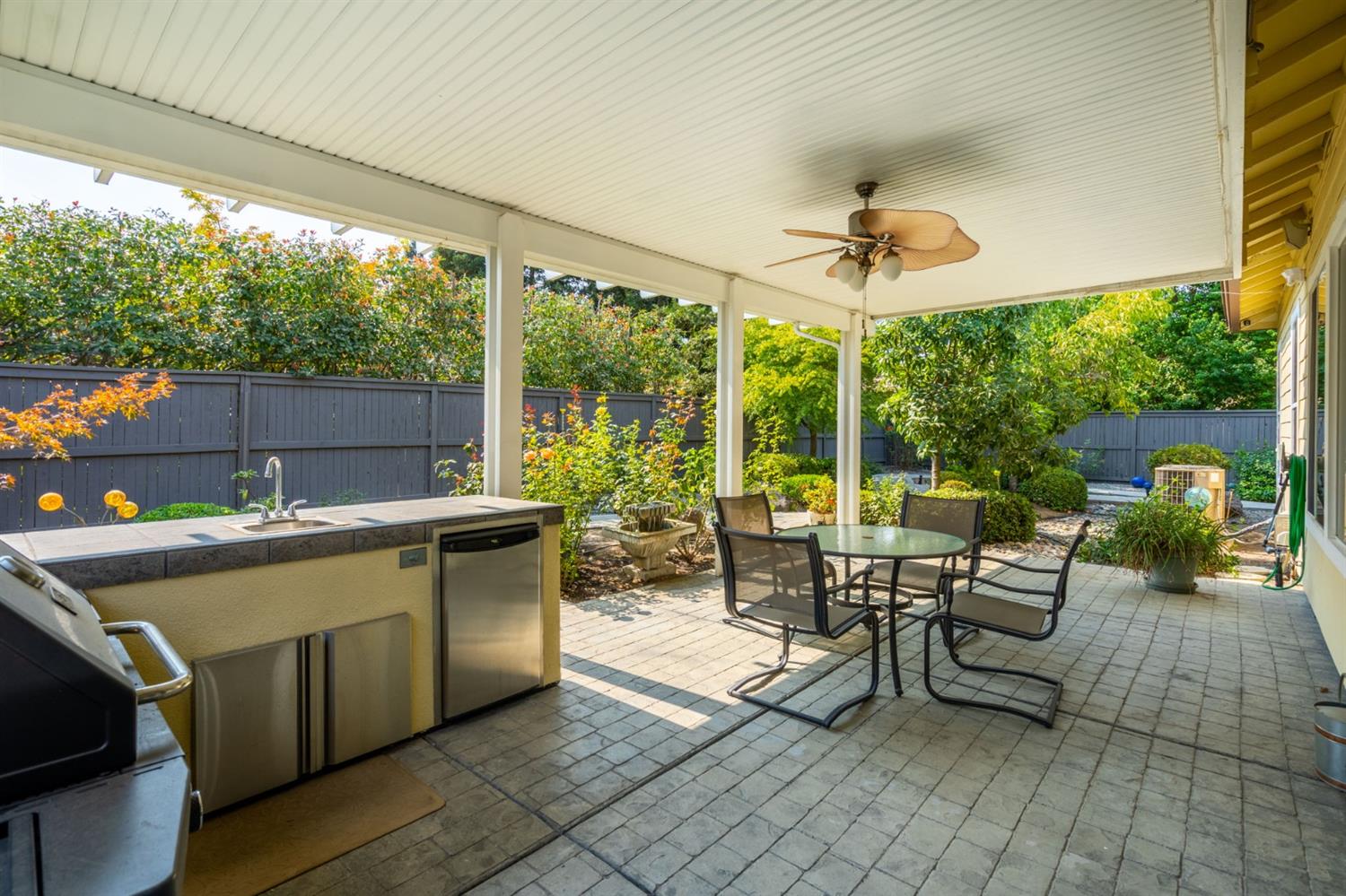 Single story home in Heritage Park located in North Natomas. 55+