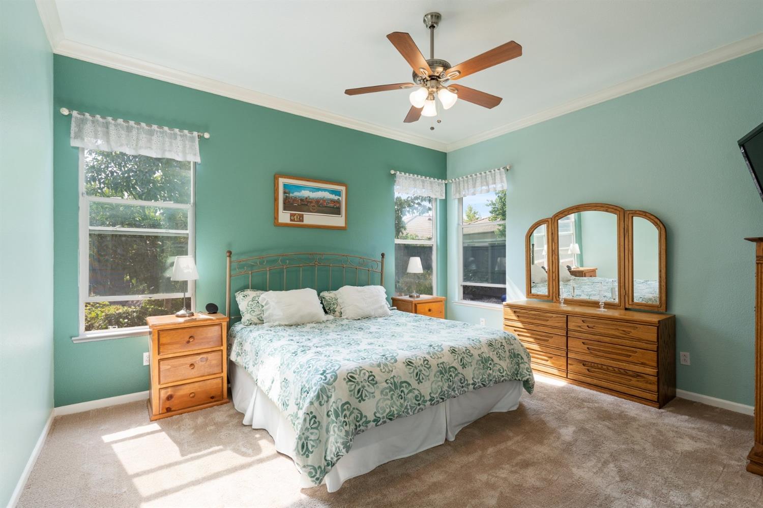 Single story home in Heritage Park located in North Natomas. 55+