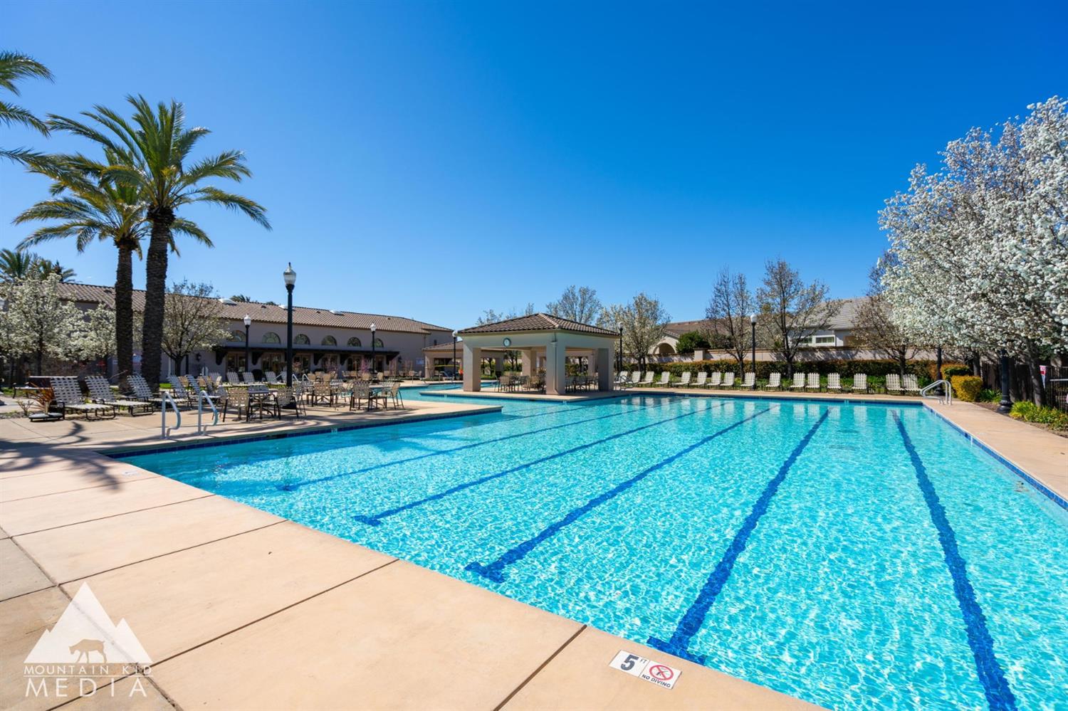 Single story home in Heritage Park located in North Natomas. 55+